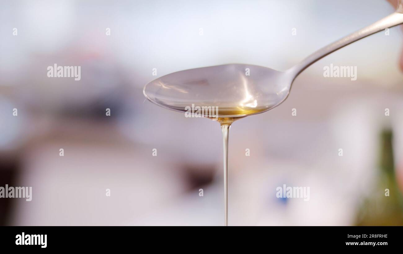 Silver spoon golden syrup hi-res stock photography and images - Alamy