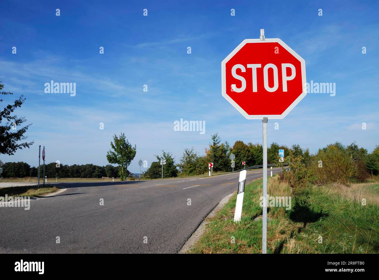 Octagon stop sign hi-res stock photography and images - Alamy