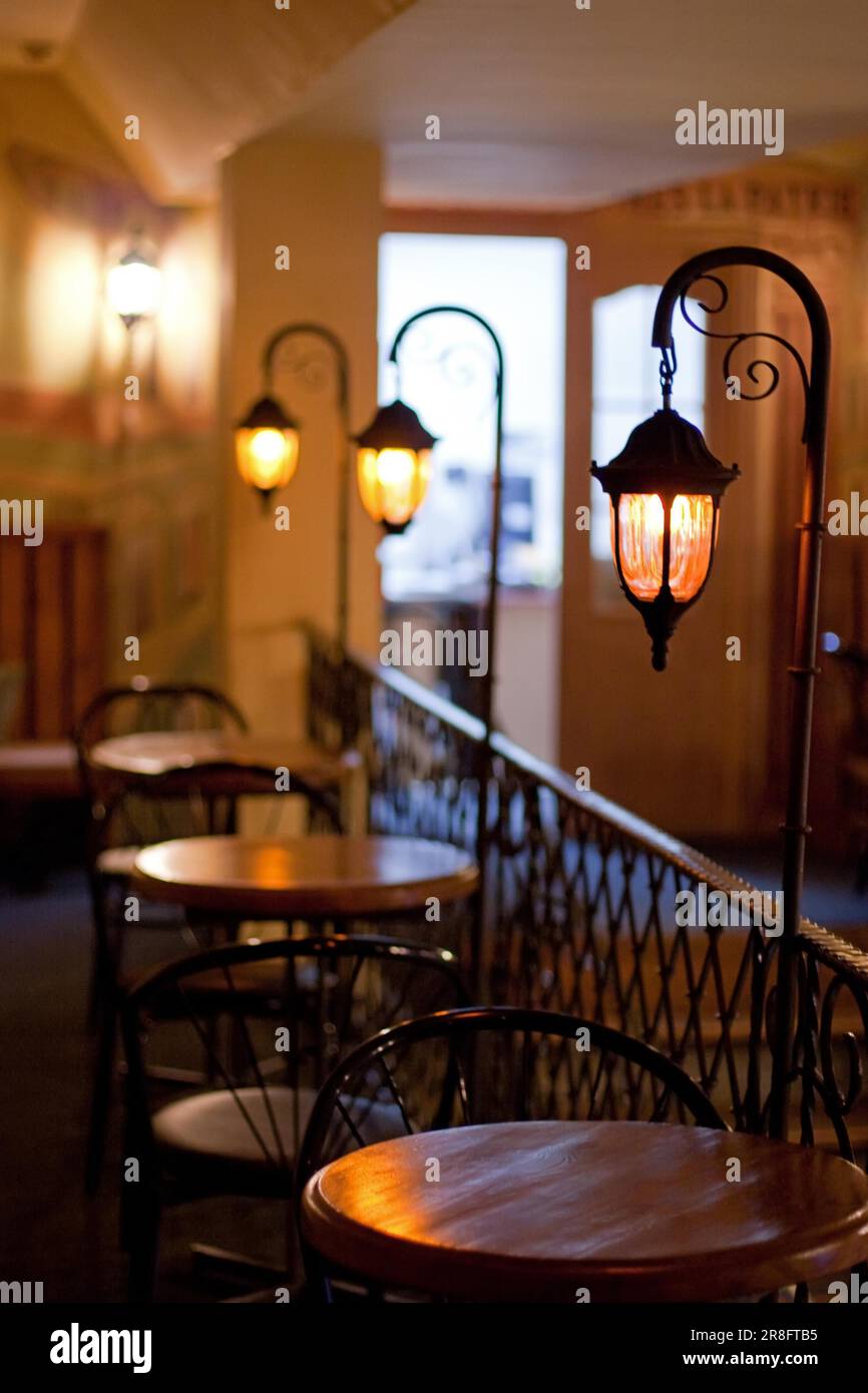 empty bar, ready for customers Stock Photo - Alamy