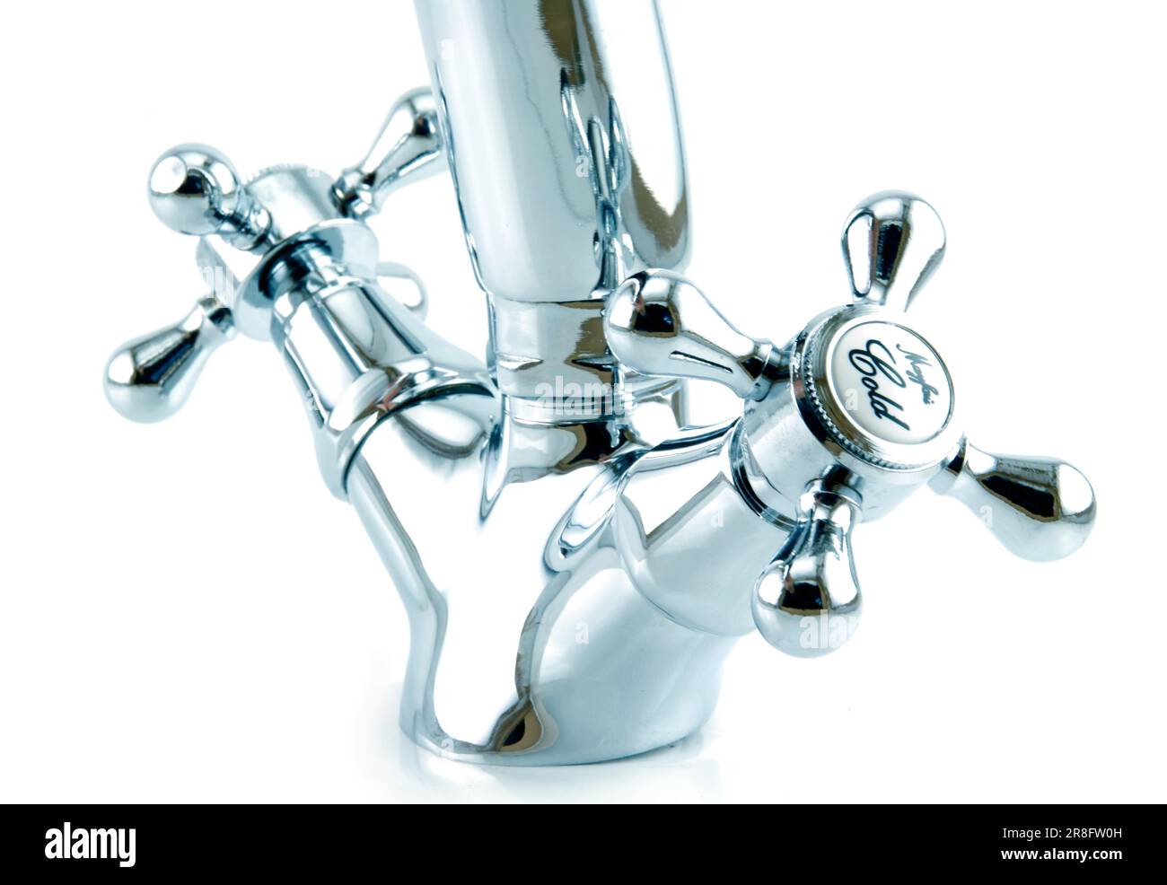 Silver faucet hi-res stock photography and images - Alamy