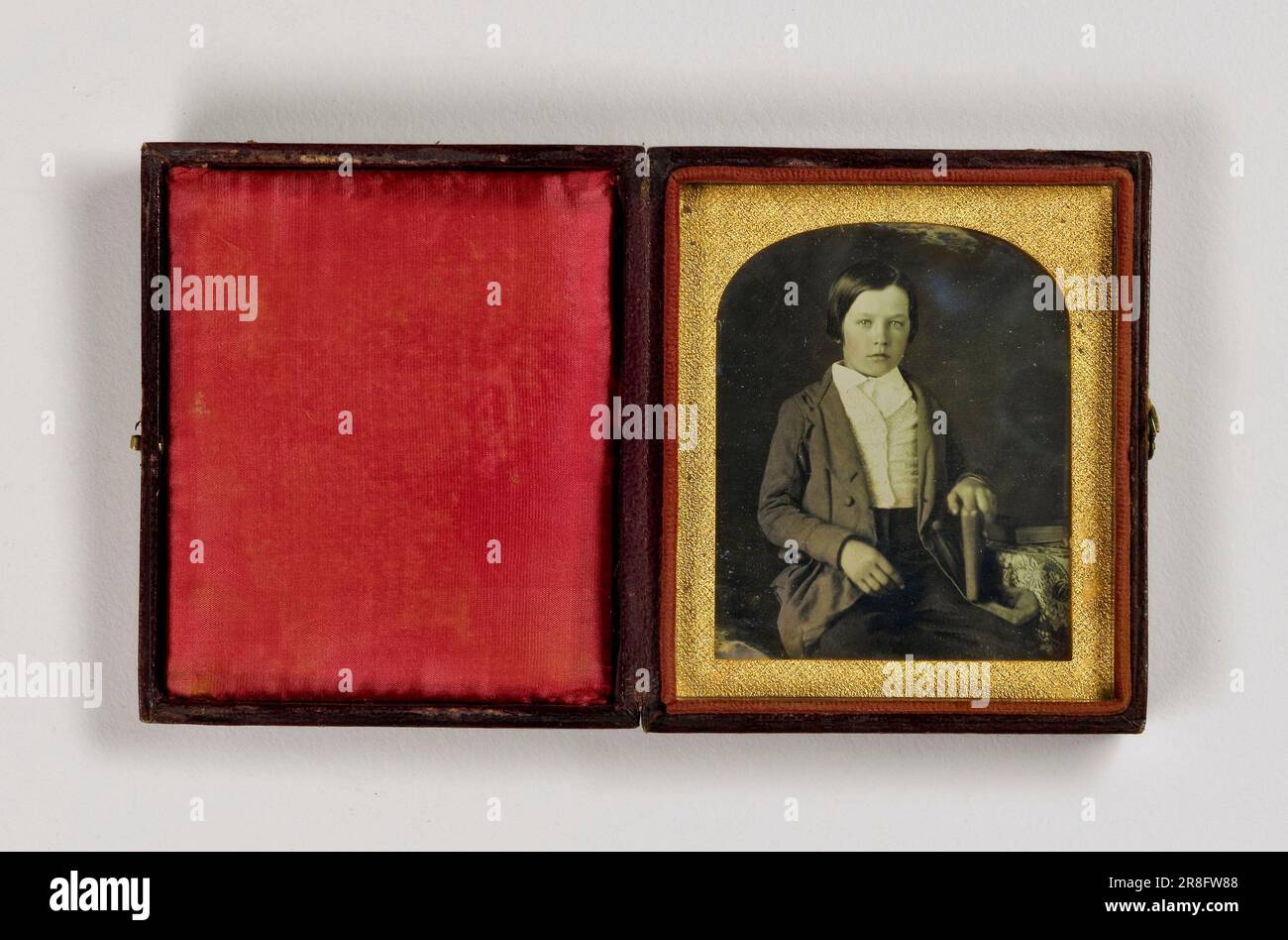 Untitled boy hi-res stock photography and images - Alamy