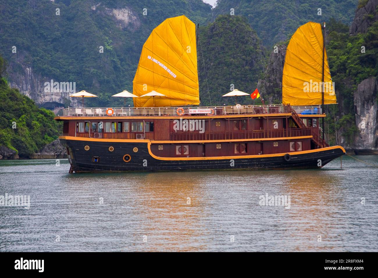 Junk, Halong Bay, Gulf of Tonkin, Vietnam Stock Photo - Alamy