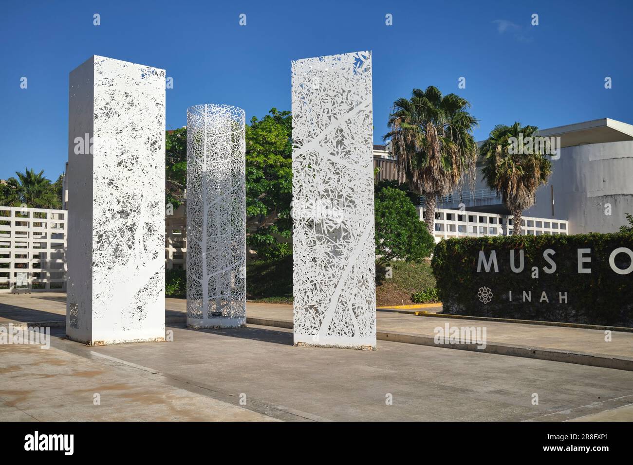Museo maya de cancun y zona arqueologica de san miguelito hi-res stock ...