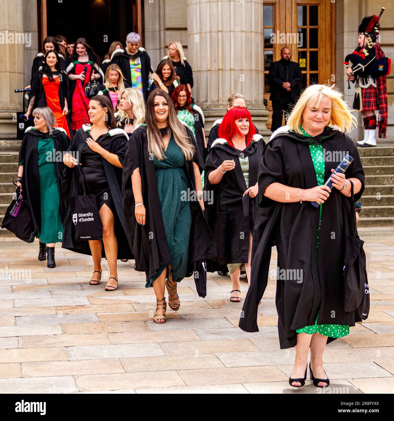Dundee university students graduation ceremony hi-res stock photography ...