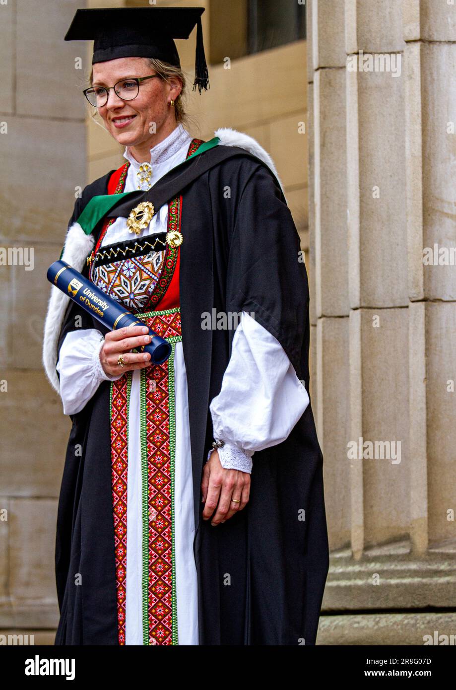 Dundee university students graduation ceremony hi-res stock photography ...