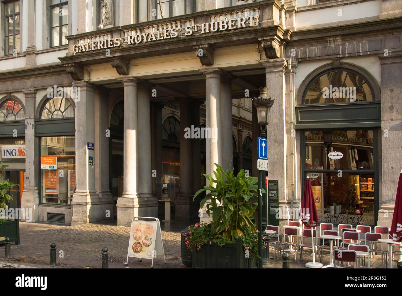 Entrance, St., Galeries Royales Saint-Hubert shopping mall, Brussels ...
