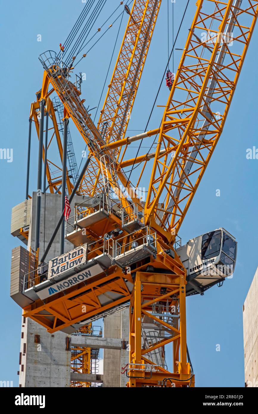 One of the tallest buildings in the us hi-res stock photography and ...