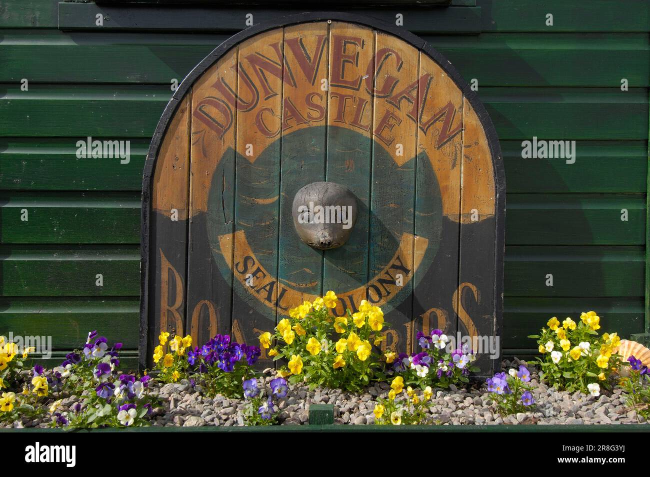 Castle Dunvegan, Isle of Skye, Scotland, Seal Colony Stock Photo - Alamy