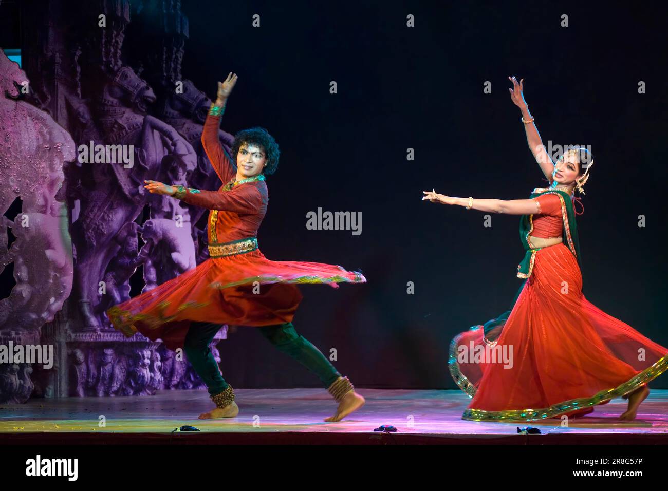Kathak dance in Natiyanjali festival in Perur temple, Tamil Nadu, India Stock Photo - Alamy
