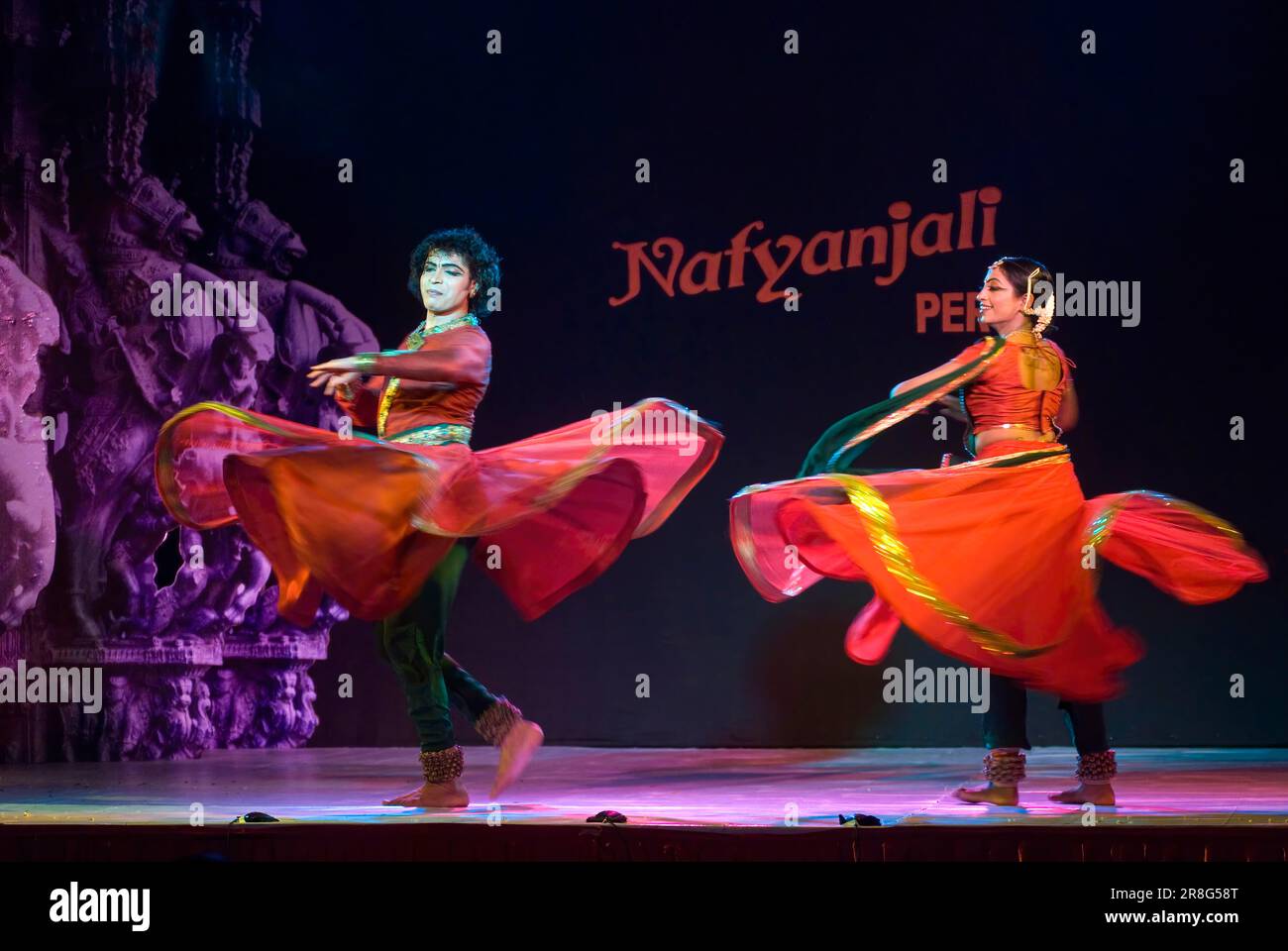 Kathak dance in Natiyanjali festival in Perur temple, Tamil Nadu, India Stock Photo - Alamy