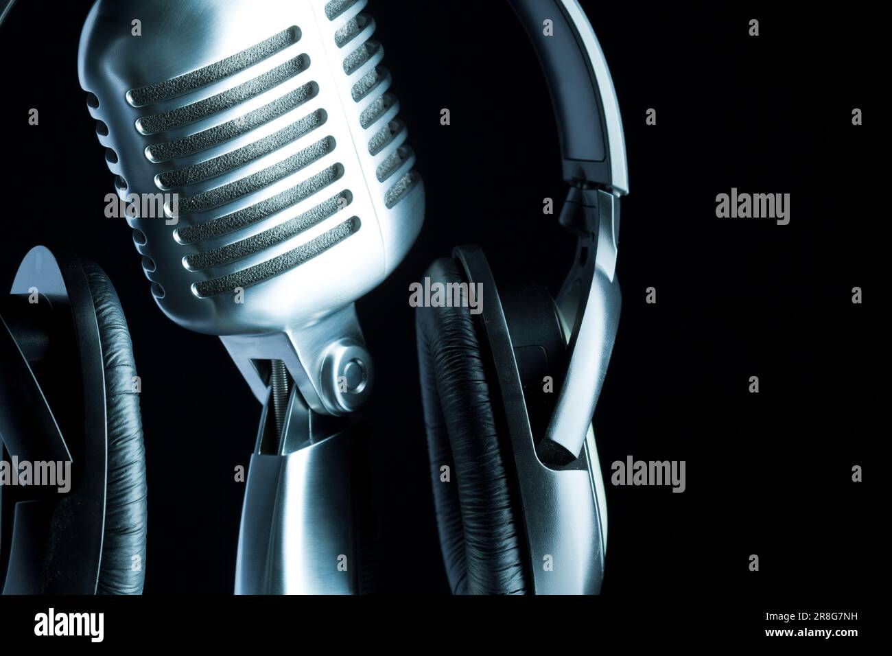 audio microphone retro style Stock Photo - Alamy