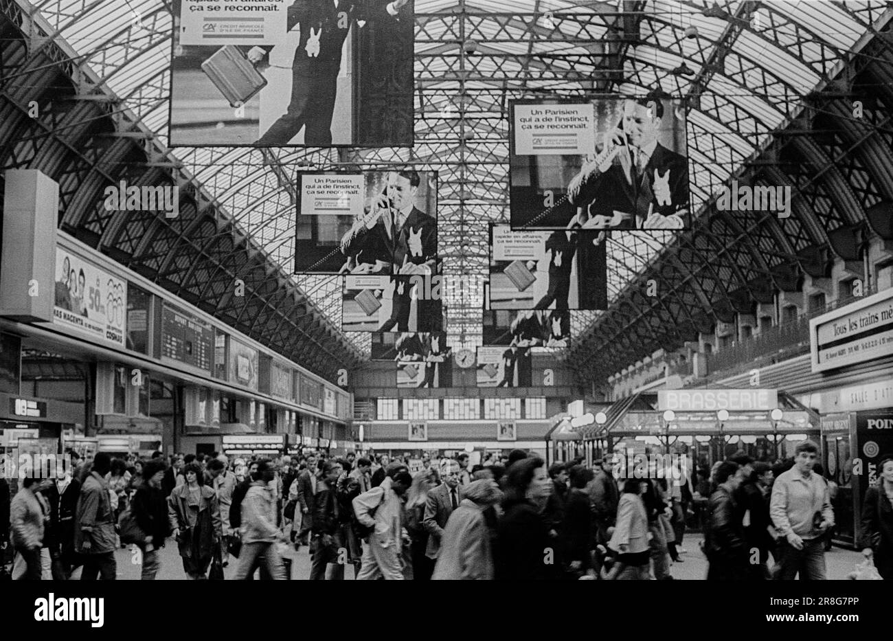 Est 1990 Black and White Stock Photos & Images - Alamy