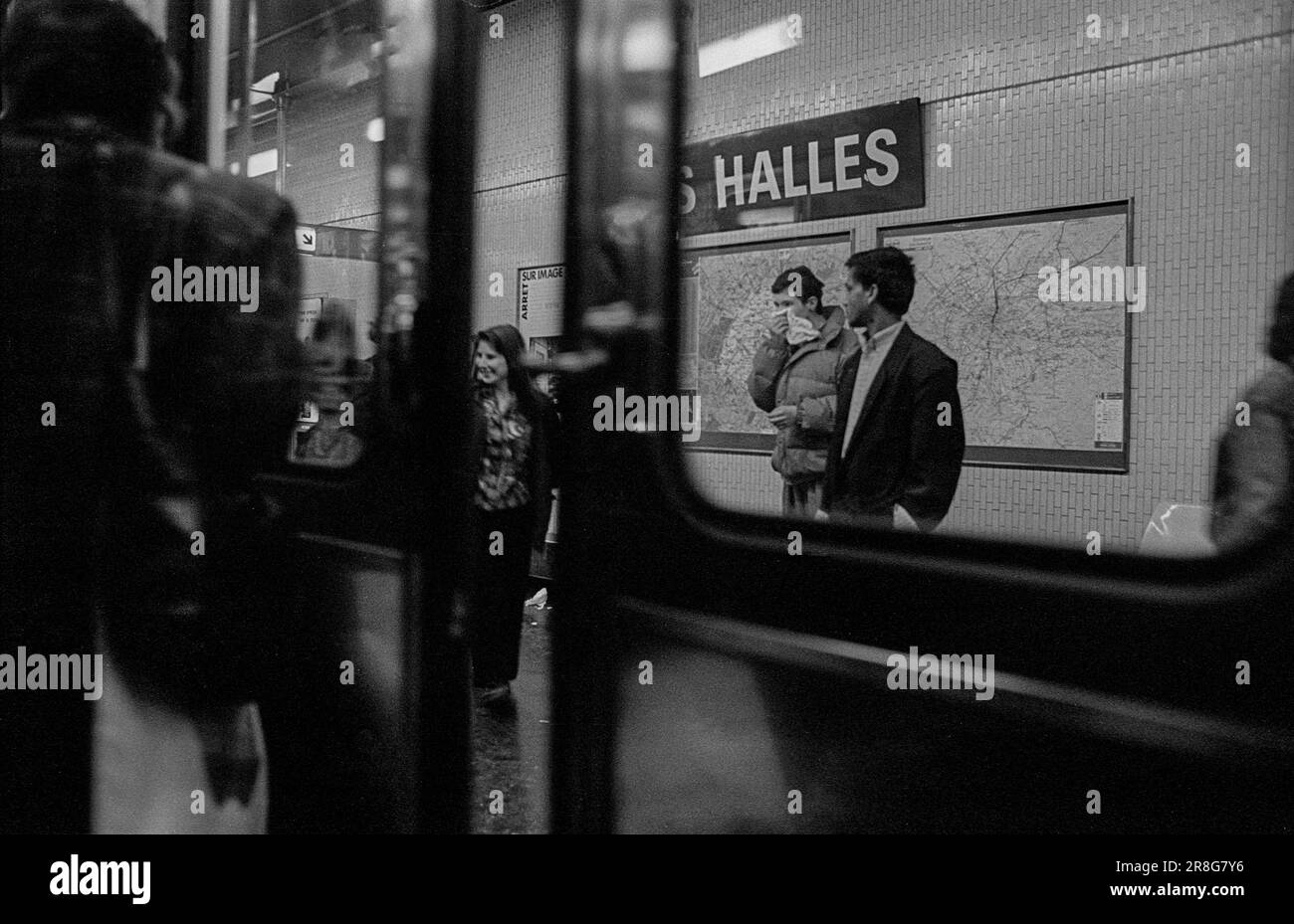 Metro paris 1990 Black and White Stock Photos & Images - Alamy
