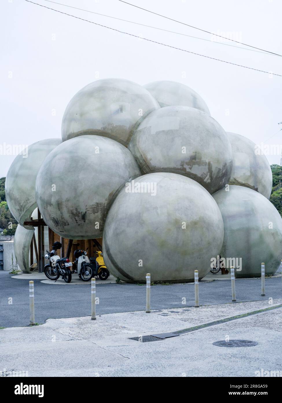 Ferry Terminal at Honmura port in Naoshima/Japan Stock Photo - Alamy