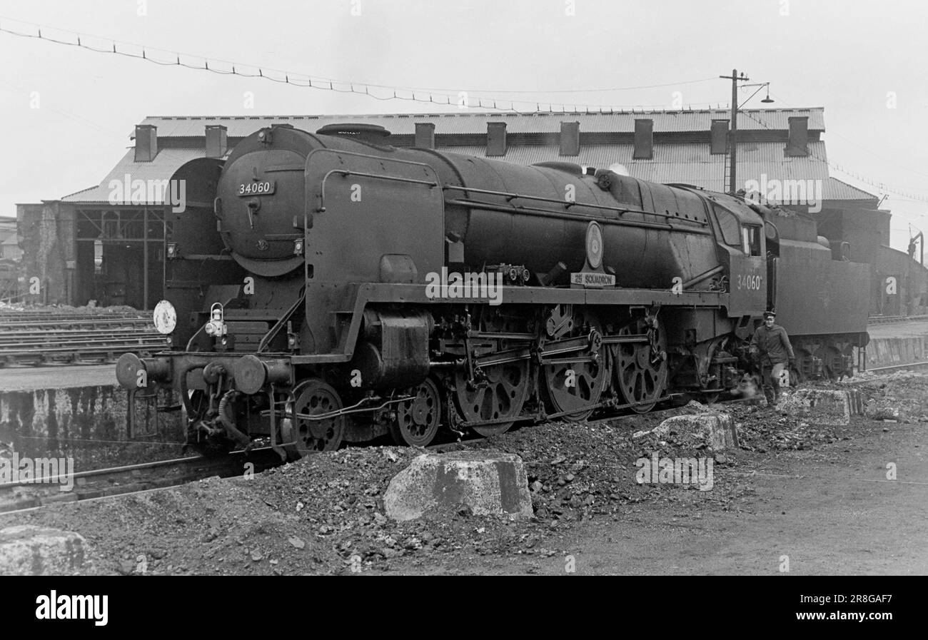 Battle of Britain Class 34060 '25 Squadron' at Nine Elms Depot Stock ...