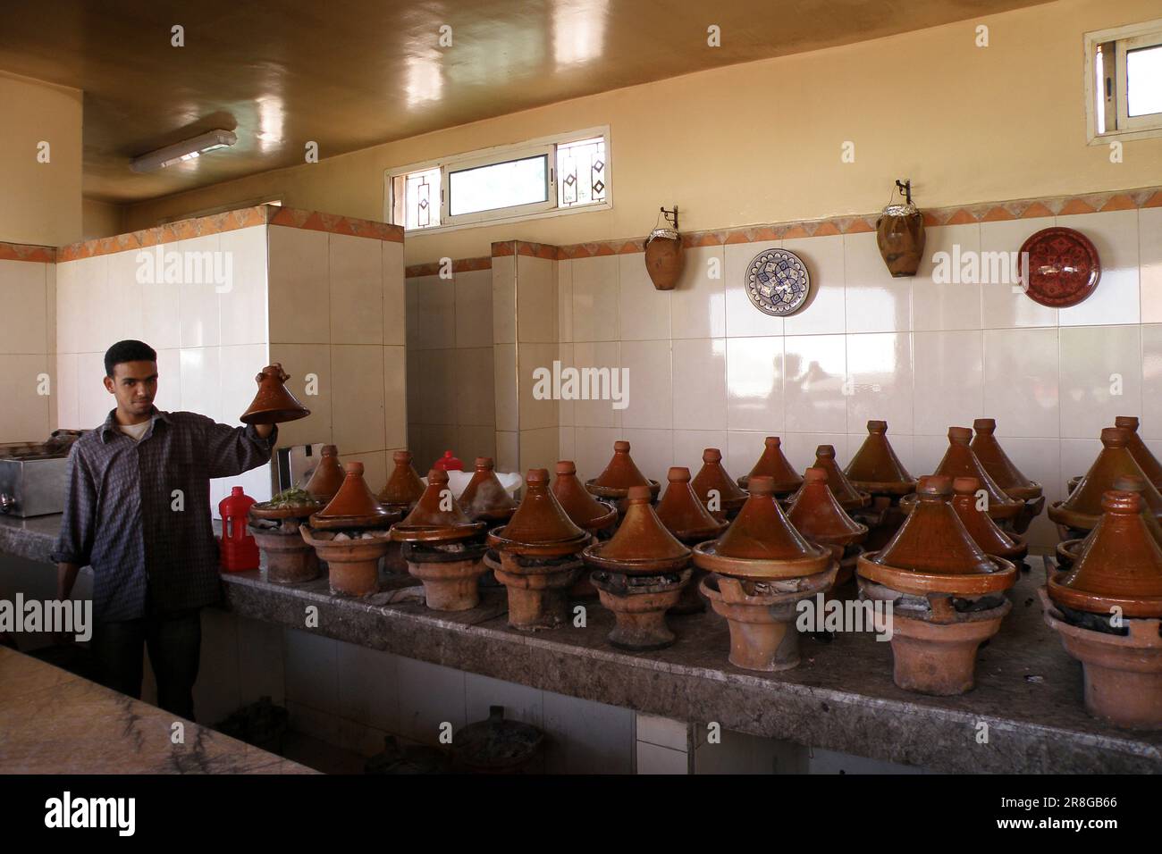 Tajine dishes hi-res stock photography and images - Alamy