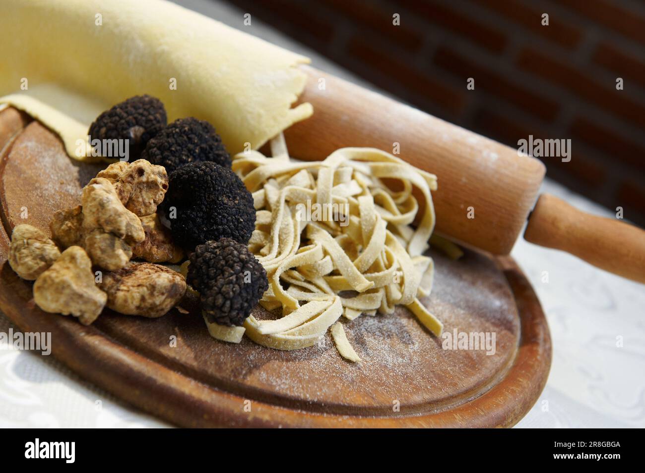 White truffle pasta italy hi-res stock photography and images - Alamy