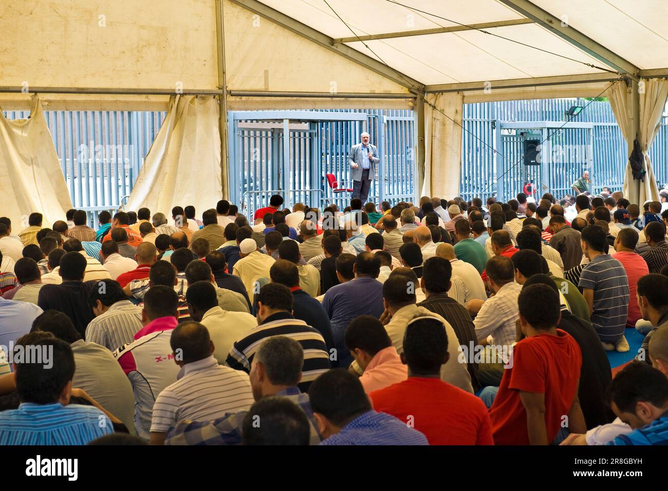 Muslims italy hi-res stock photography and images - Alamy