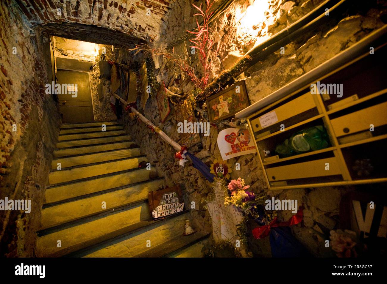 Genoa italy lanes hi-res stock photography and images - Alamy