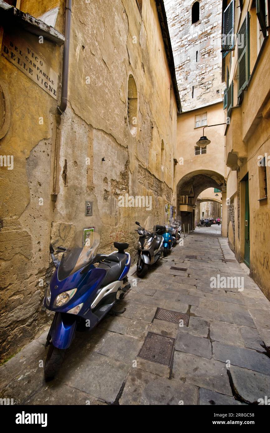 Carrugi genoa hi-res stock photography and images - Alamy