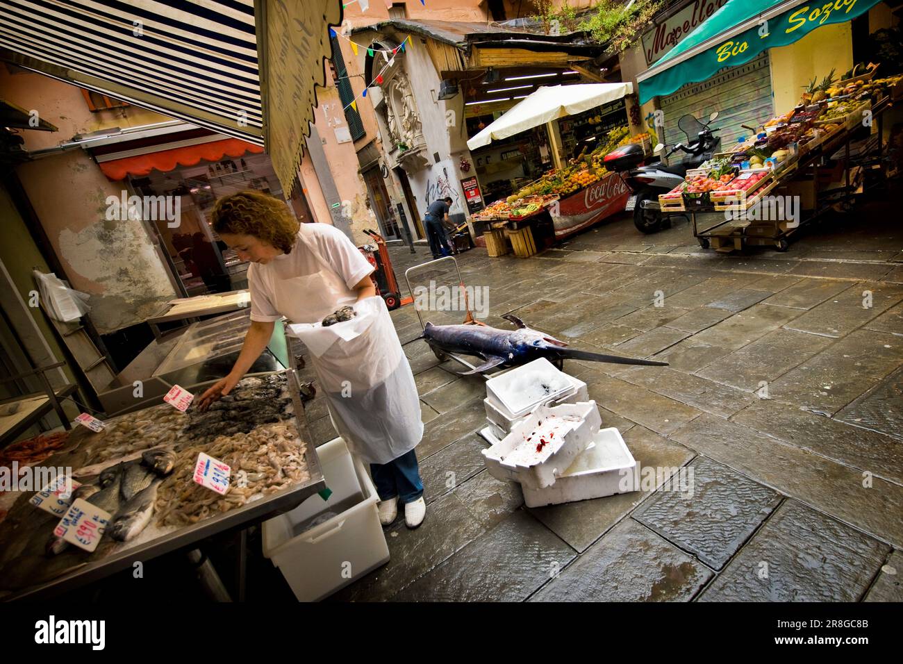 Genoa italy lanes hi-res stock photography and images - Alamy