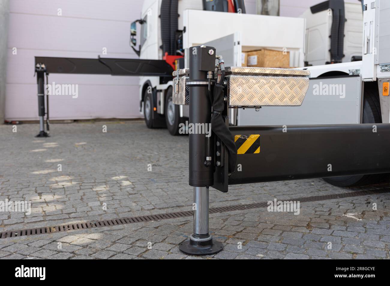 Loading Lift Ramp at Cargo Truck Transport. Mid shot Stock Photo - Alamy