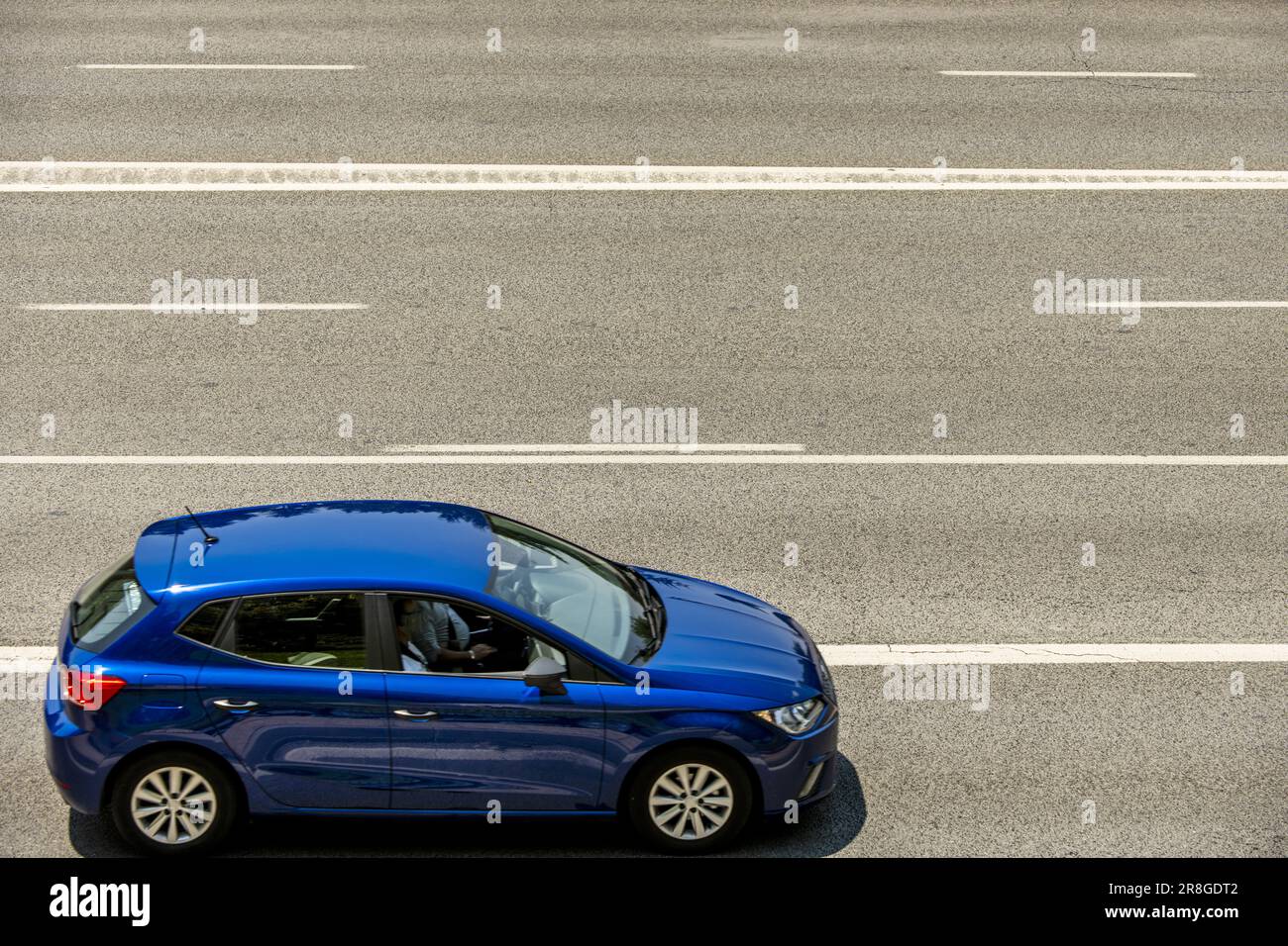 On street multi use pathway hi-res stock photography and images - Alamy