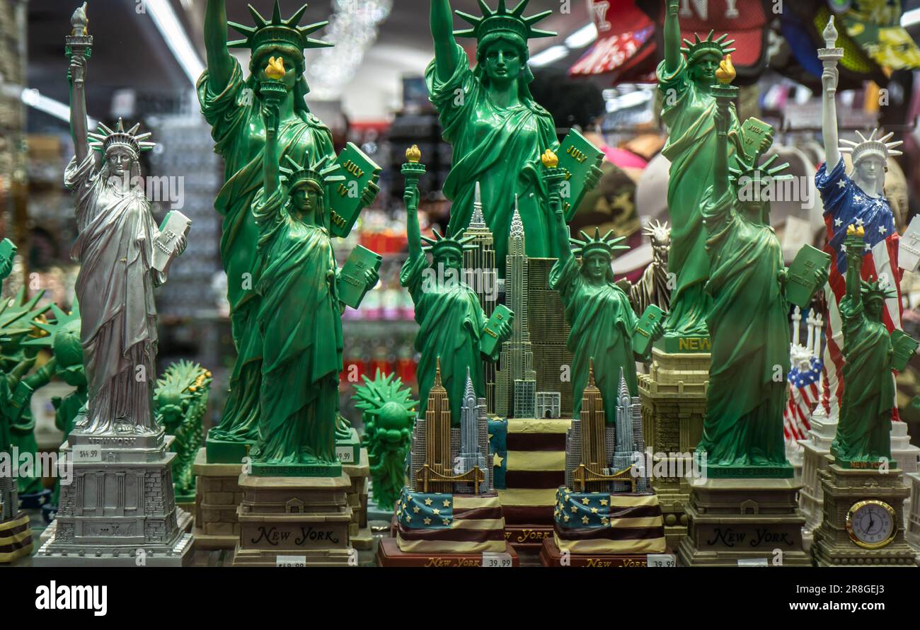 Souvenirs of the Statue of Liberty in a shop window in New York City ...