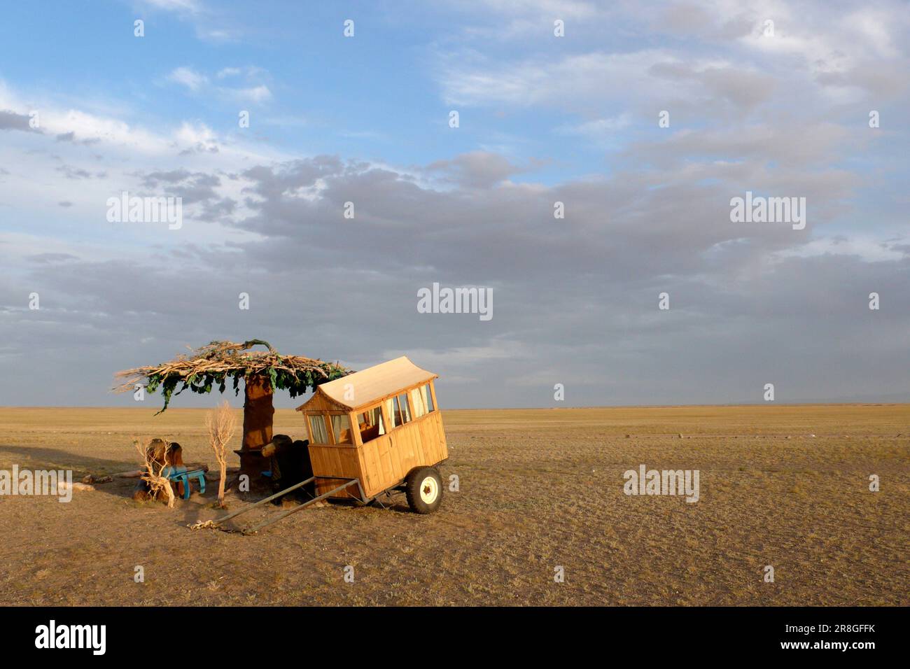 Cloudless desert sky hi-res stock photography and images - Alamy