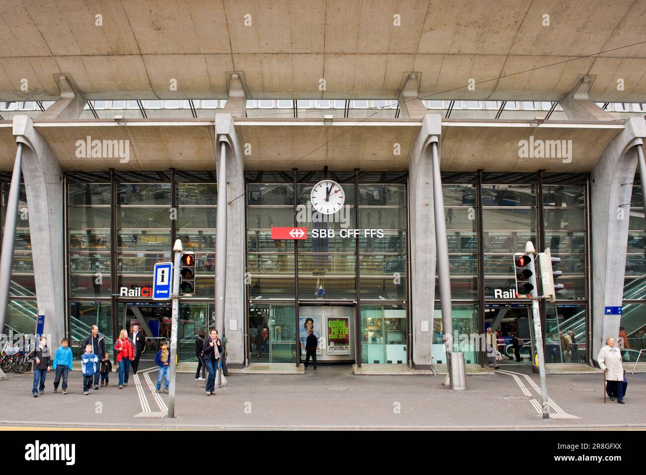 Lucerne rail station hi-res stock photography and images - Alamy