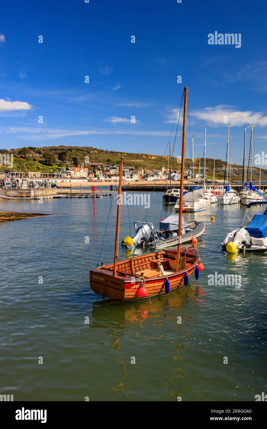 Hand built boats hi-res stock photography and images - Alamy
