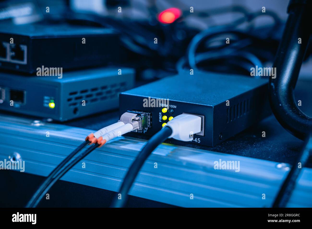 Establishing communication hi-res stock photography and images - Alamy