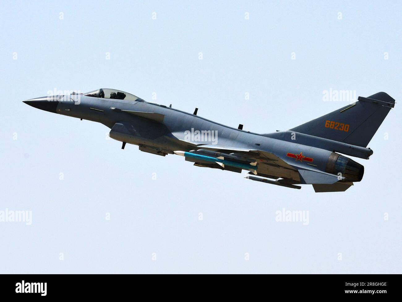 Chengdu J-10 Vigorous Dragon Stock Photo - Alamy