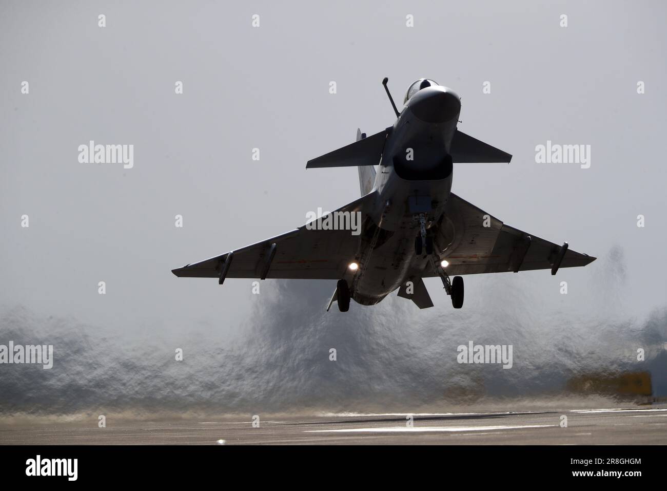 Chengdu J-10 Vigorous Dragon Stock Photo - Alamy