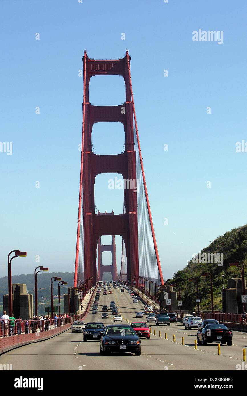 Golden gate traffic and transport hi-res stock photography and images ...