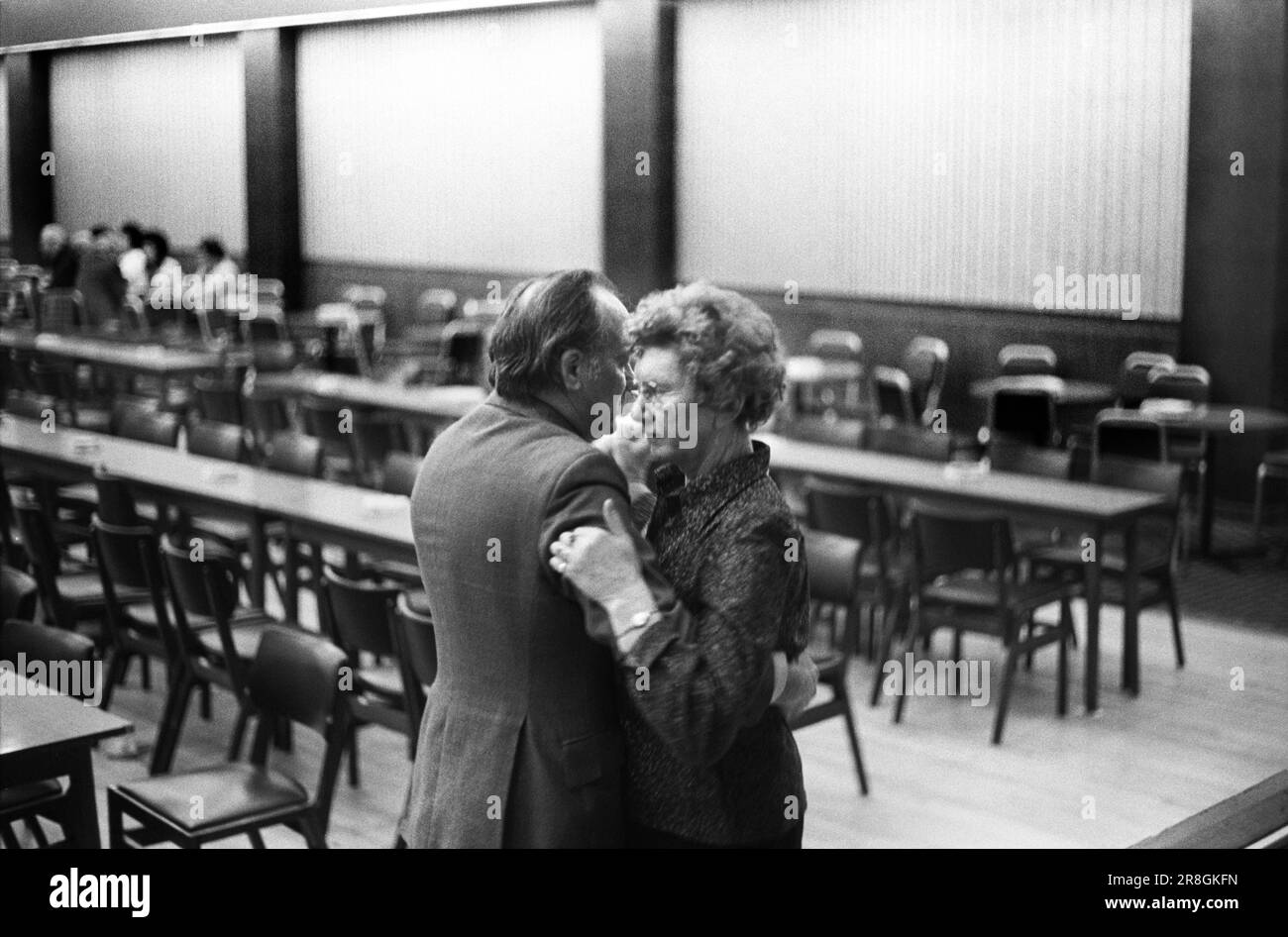 Working mens club dancing hi-res stock photography and images - Alamy