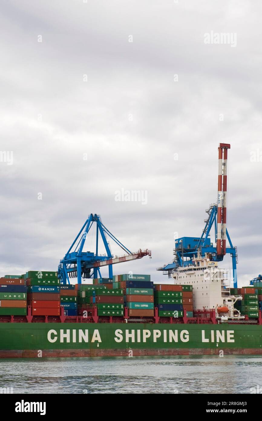 China shipping line hi-res stock photography and images - Alamy