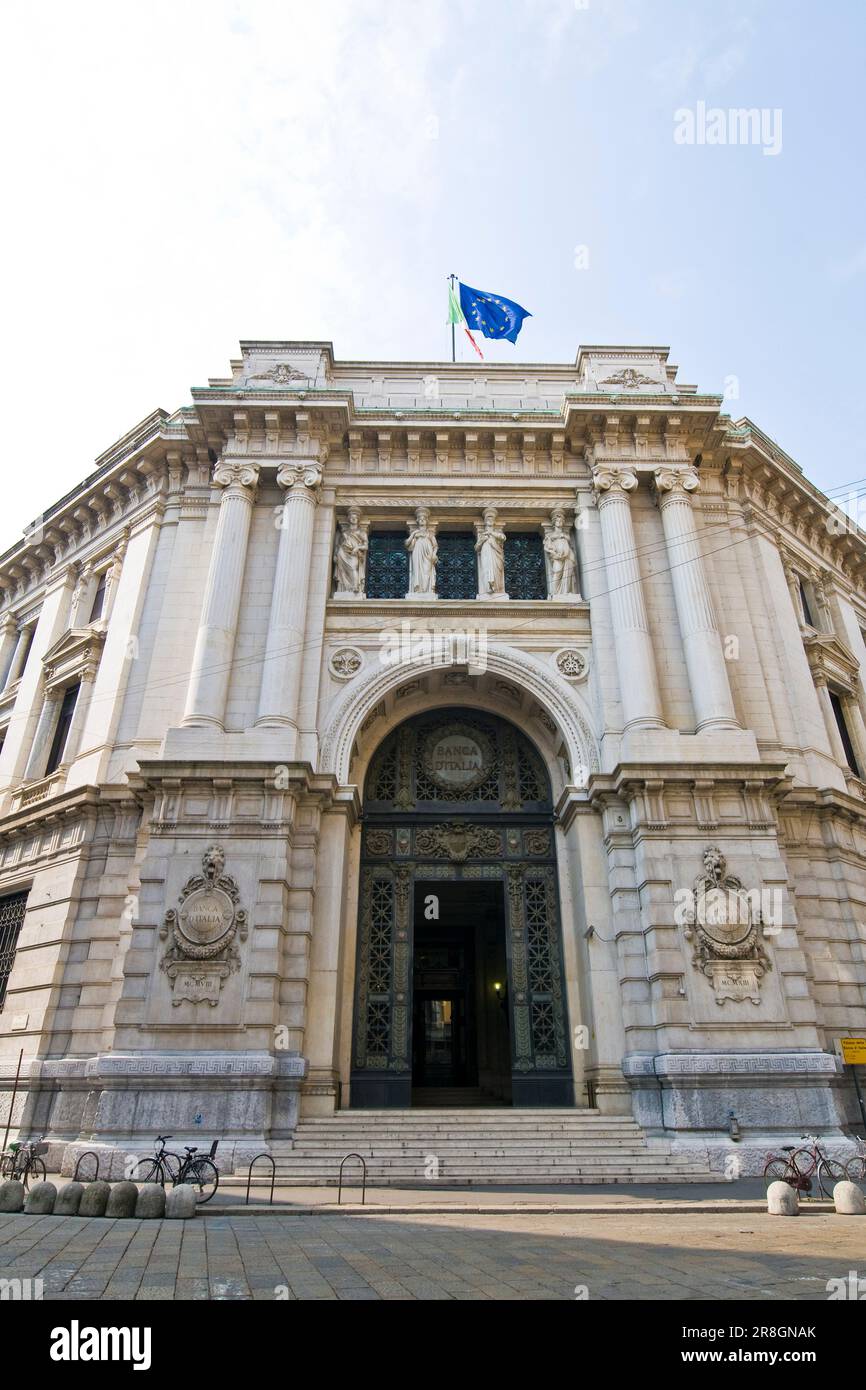 Bank of milan hi-res stock photography and images - Alamy