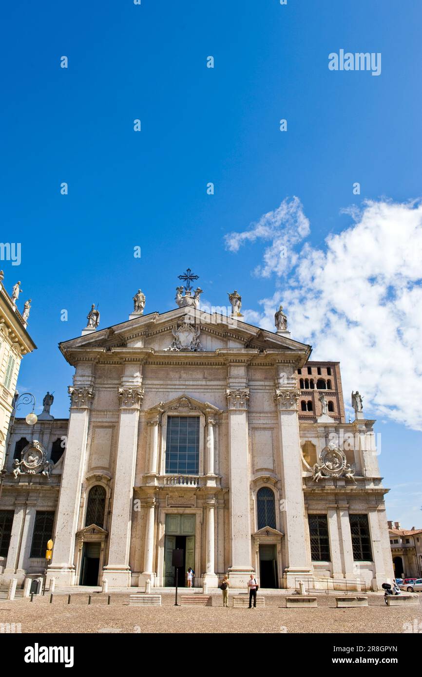 Mantua mantova cathedral church duomo hi-res stock photography and ...