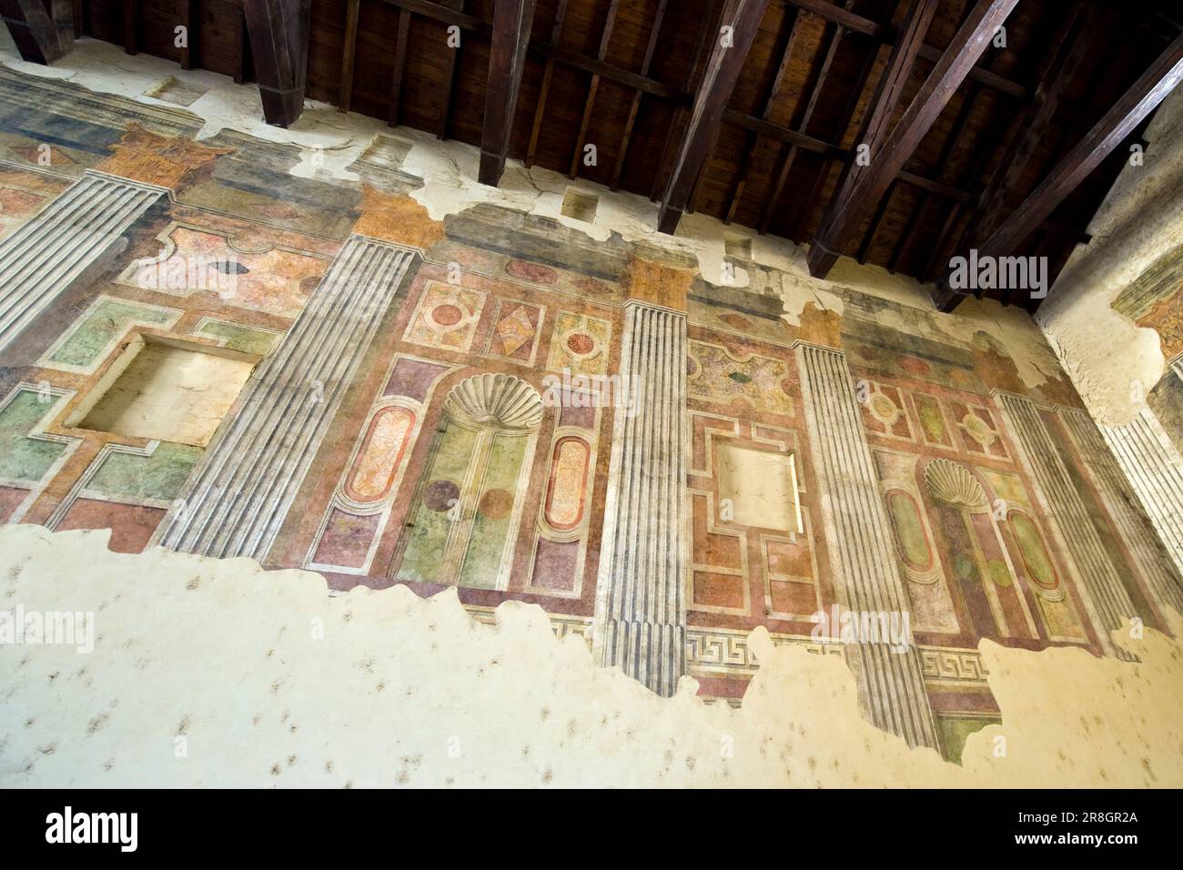 Internal castle square hi-res stock photography and images - Alamy