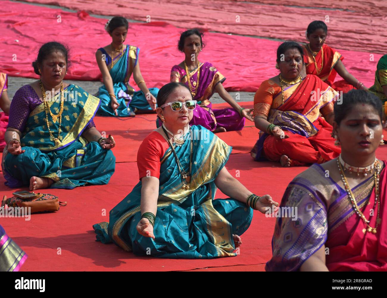 Mumbai, India. 21st June, 2023. Women wearing traditional Maharashtrian ...