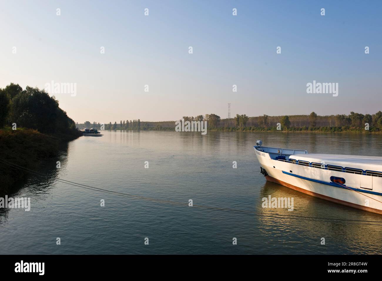 Po River, Boretto (re Stock Photo - Alamy