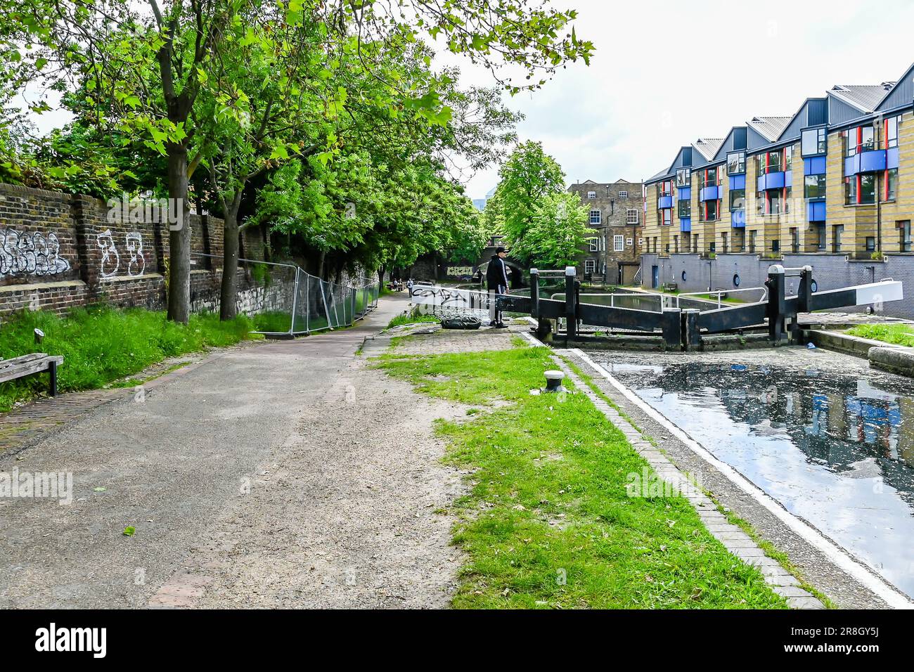 Mile end east london borough of tower hamlets hi-res stock photography ...