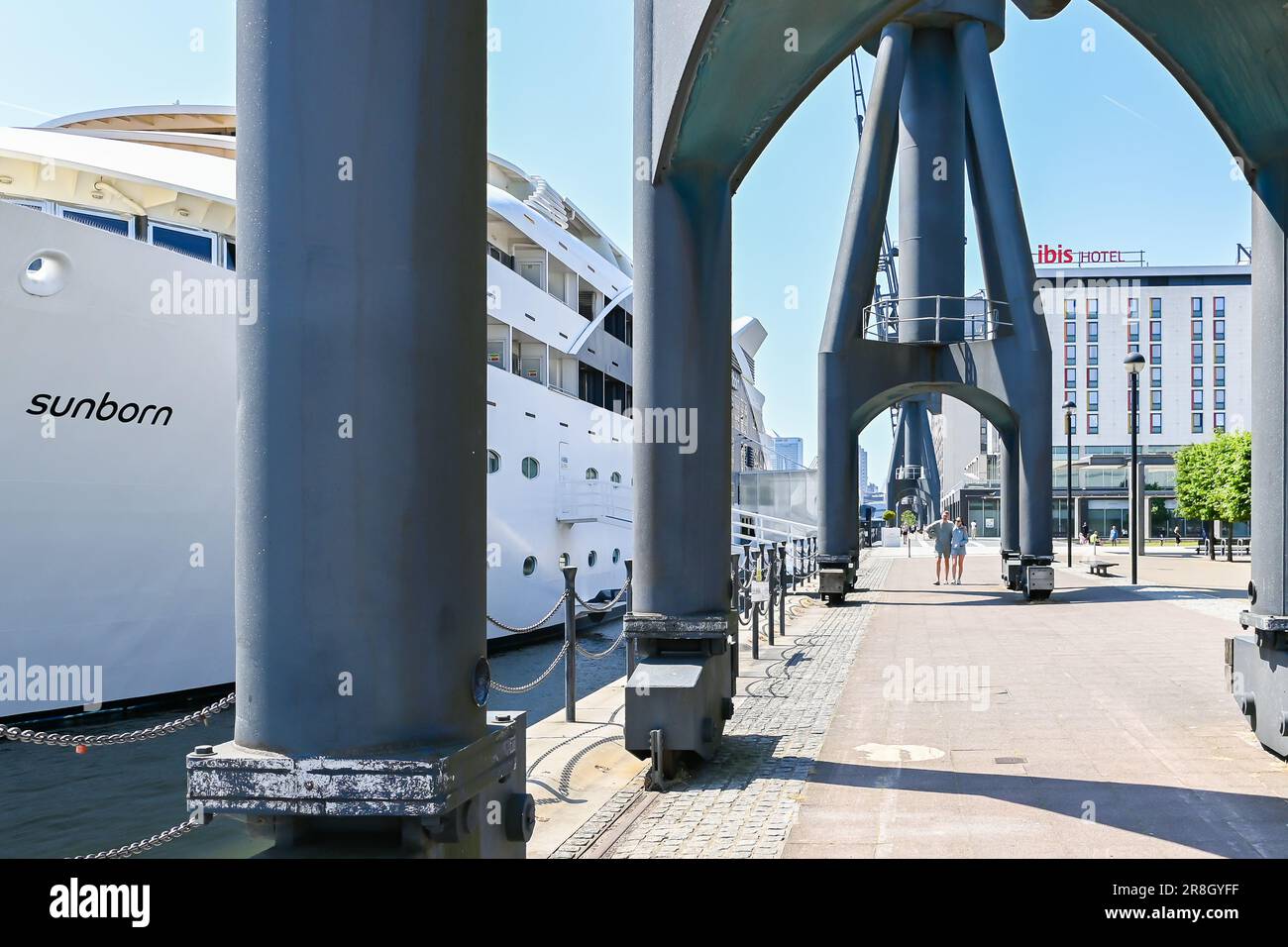 Royal Victoria Dock, Silvertown, the cranes are electrically-operated ...