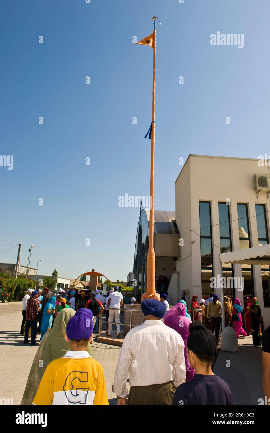 Daily life outside the temple. Sikh community. Sikhdharma Gurdwara ...