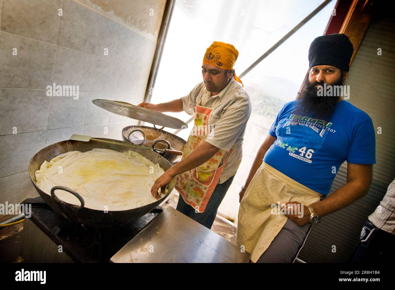 Community cooker hi-res stock photography and images - Alamy