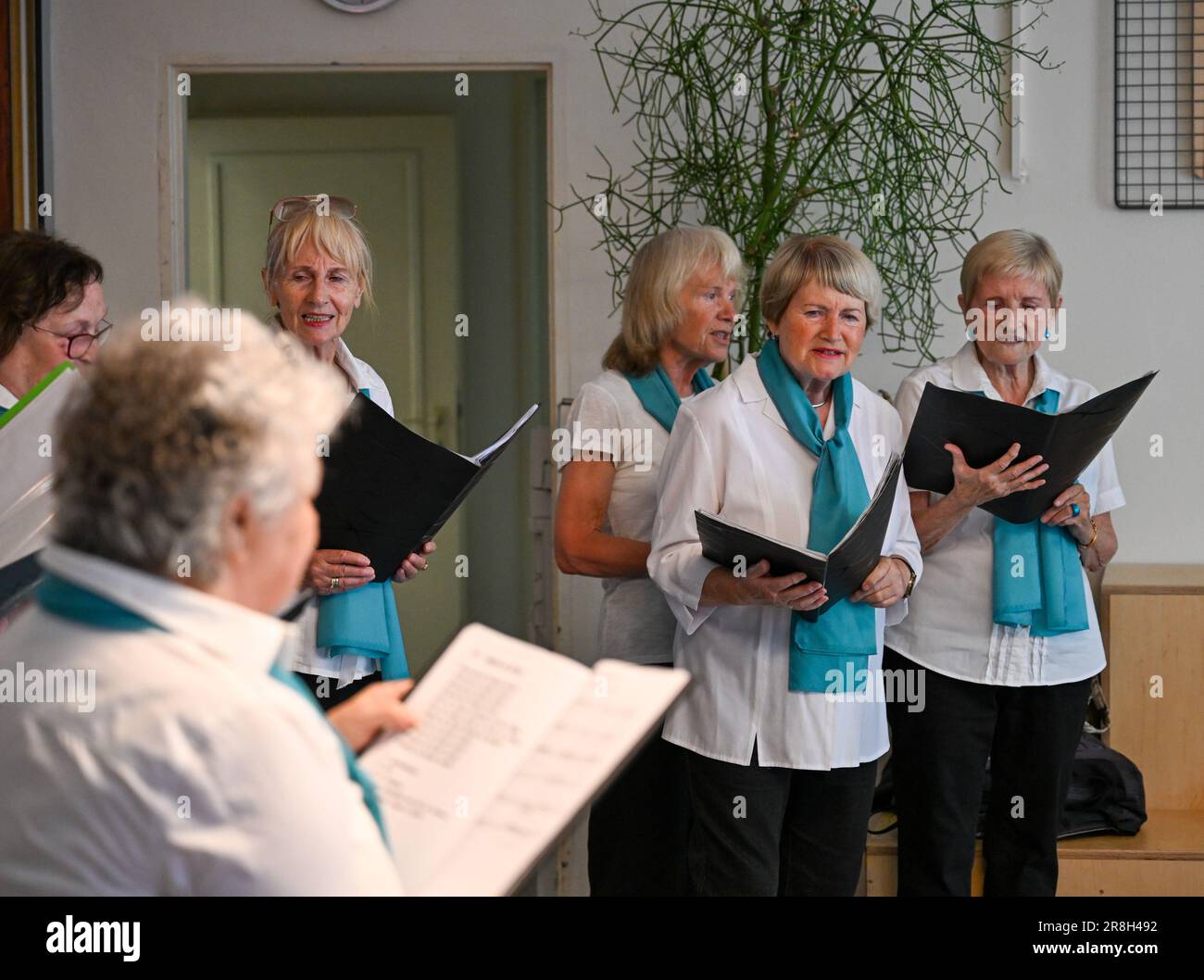 Berlin, Germany. 21st June, 2023. The "FischerinselChor" performs as ...
