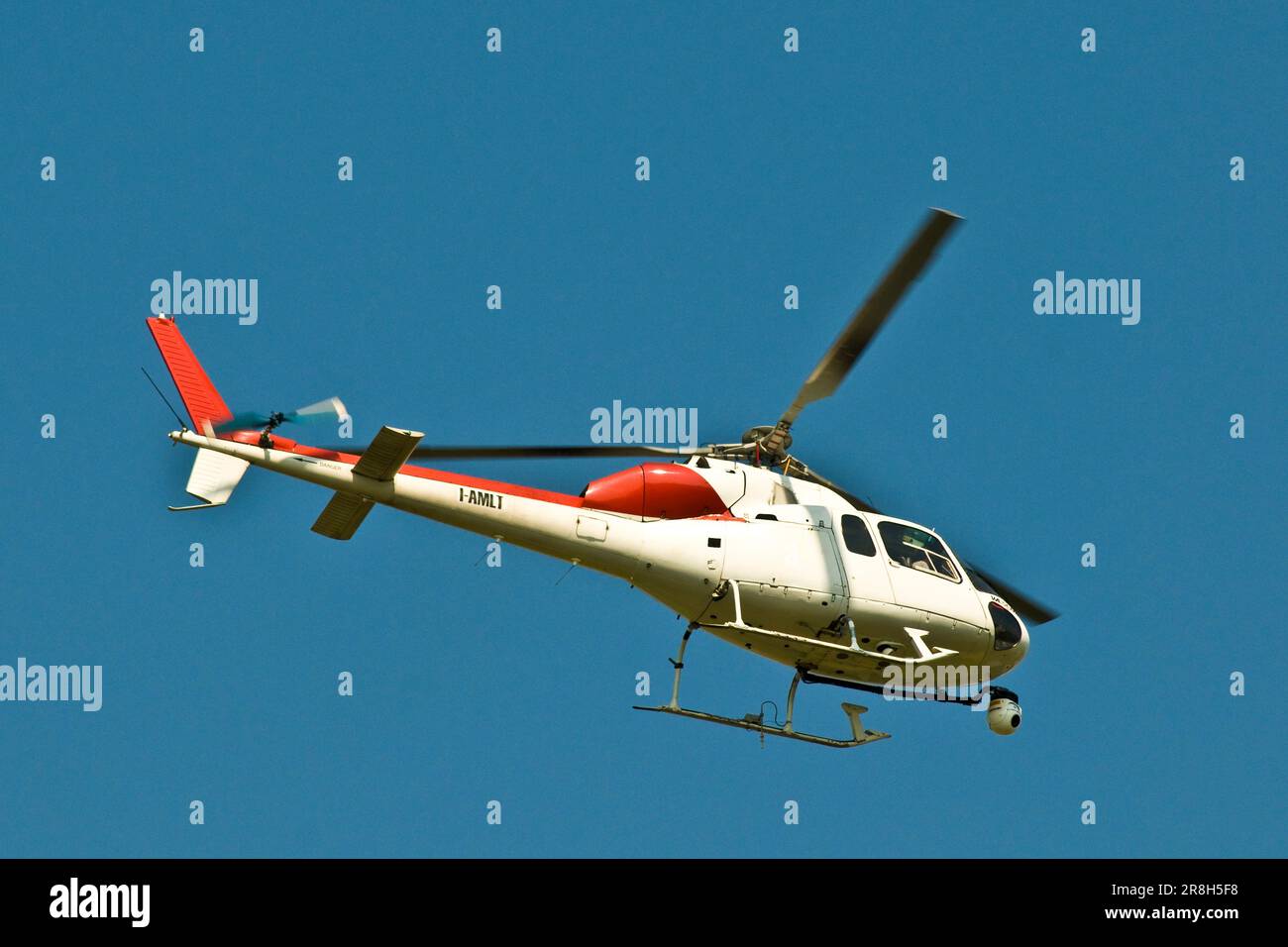 Flying horizontal hi-res stock photography and images - Alamy