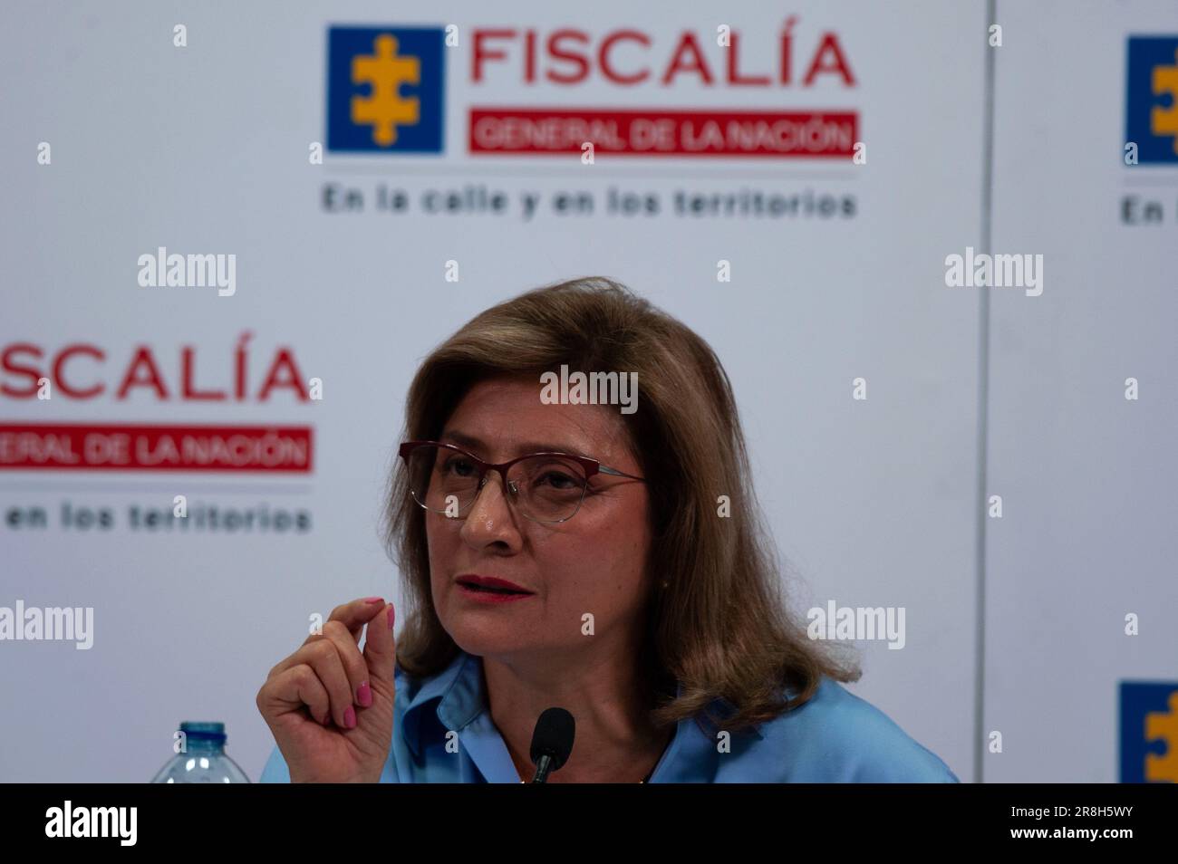 Wiretrapping hi-res stock photography and images - Alamy