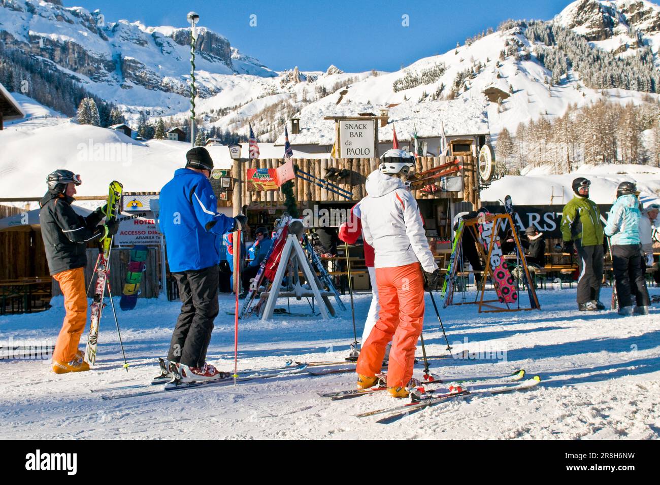 Arabba italy and people and ski hi-res stock photography and images - Alamy